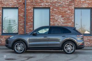 Grey Porsche Cayenne 2020 in Riga, with an engine capacity of 3.00 L and mileage of 153 thousand km for 44900 €, photo 3 on AUTOMOTO.COM.LV