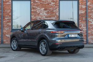 Grey Porsche Cayenne 2020 in Riga, with an engine capacity of 3.00 L and mileage of 153 thousand km for 44900 €, photo 4 on AUTOMOTO.COM.LV