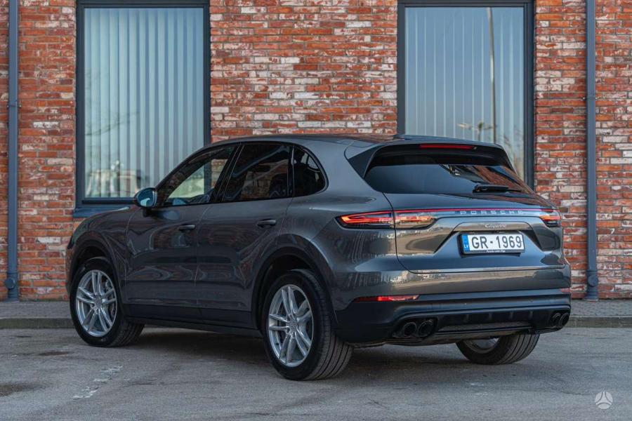Grey Porsche Cayenne 2020 in Riga, with an engine capacity of 3.00 L and mileage of 153 thousand km for 44900 €, photo 5 on AUTOMOTO.COM.LV