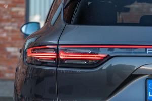 Grey Porsche Cayenne 2020 in Riga, with an engine capacity of 3.00 L and mileage of 153 thousand km for 44900 €, photo 7 on AUTOMOTO.COM.LV