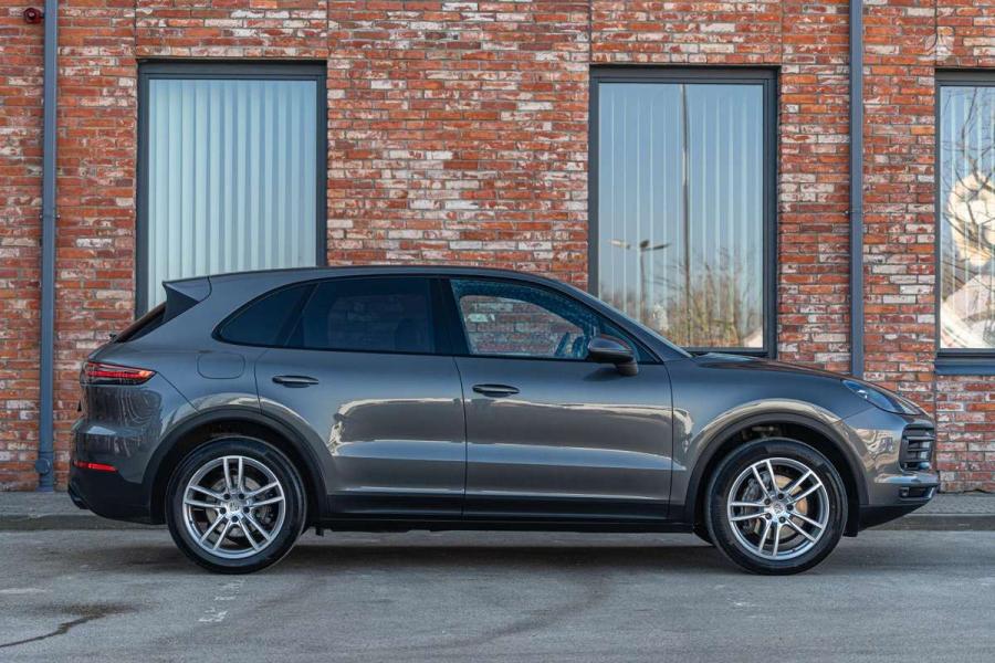 Grey Porsche Cayenne 2020 in Riga, with an engine capacity of 3.00 L and mileage of 153 thousand km for 44900 €, photo 35 on AUTOMOTO.COM.LV