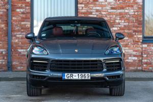 Grey Porsche Cayenne 2020 in Riga, with an engine capacity of 3.00 L and mileage of 153 thousand km for 44900 €, photo 37 on AUTOMOTO.COM.LV