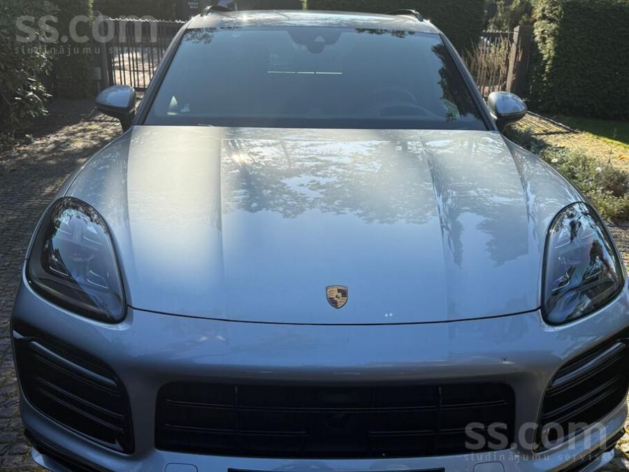Grey Porsche Cayenne 2020 in Jurmala, with an engine capacity of 3.00 L and mileage of 129 thousand km for 45500 €, photo 5 on AUTOMOTO.COM.LV