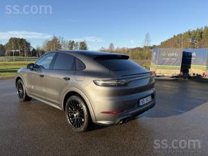 Grey Porsche Cayenne 2021 in Riga, with an engine capacity of 3.00 L and mileage of 75 thousand km for 61000 €, photo 2 on AUTOMOTO.COM.LV