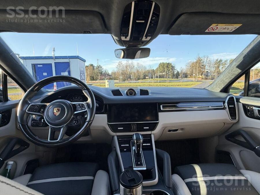 Grey Porsche Cayenne 2021 in Riga, with an engine capacity of 3.00 L and mileage of 75 thousand km for 61000 €, photo 8 on AUTOMOTO.COM.LV