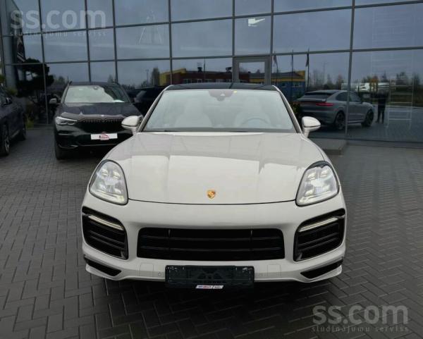 Grey Porsche Cayenne 2021 in Telschi, with an engine capacity of 3.00 L and mileage of 247 thousand km for 58399 €, photo 2 on AUTOMOTO.COM.LV