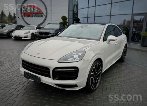 Grey Porsche Cayenne 2021 in Telschi, with an engine capacity of 3.00 L and mileage of 247 thousand km for 58399 €, photo 3 on AUTOMOTO.COM.LV