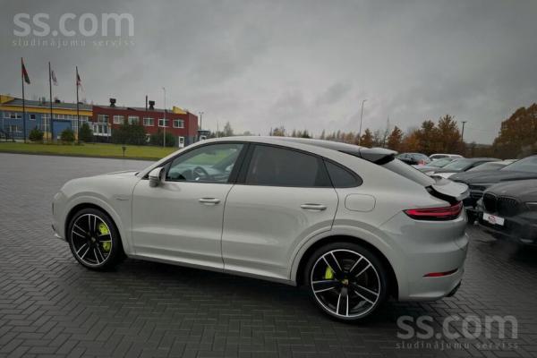 Grey Porsche Cayenne 2021 in Telschi, with an engine capacity of 3.00 L and mileage of 247 thousand km for 58399 €, photo 9 on AUTOMOTO.COM.LV