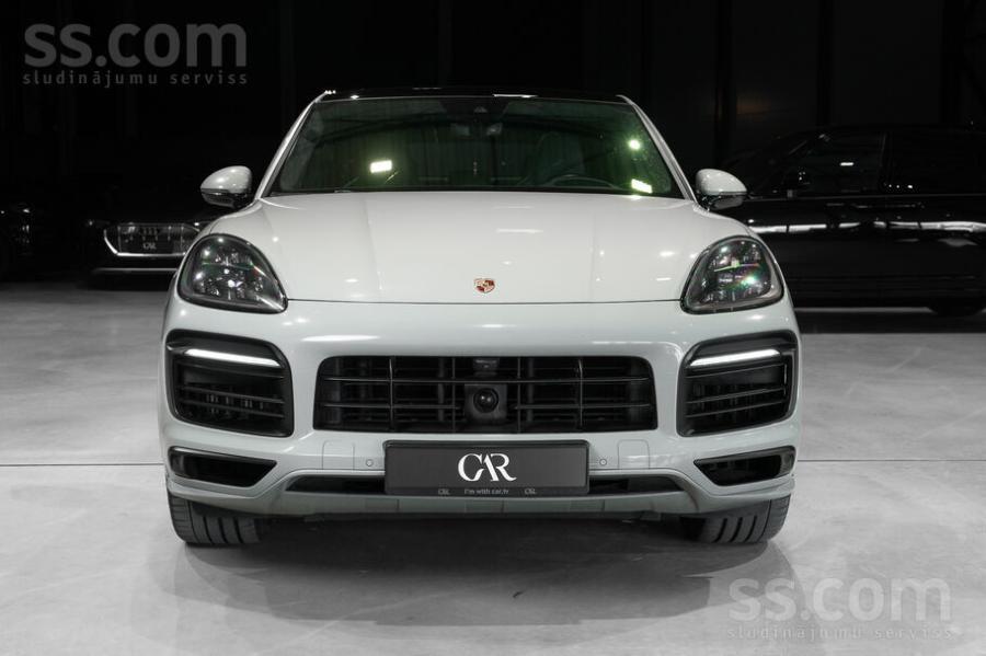 Grey Porsche Cayenne 2021 in Riga, with an engine capacity of 4.00 L and mileage of 146 thousand km for 69000 €, photo 2 on AUTOMOTO.COM.LV