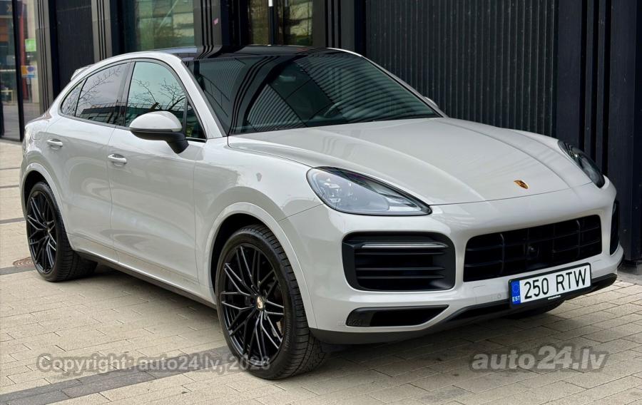 Grey Porsche Cayenne 2021 in Tallinn, with an engine capacity of 3.00 L and mileage of 134 thousand km for 69999 €, photo 4 on AUTOMOTO.COM.LV