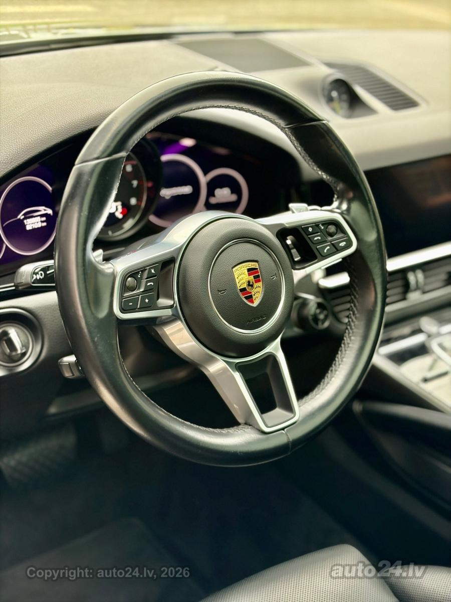 Grey Porsche Cayenne 2021 in Tallinn, with an engine capacity of 3.00 L and mileage of 134 thousand km for 69999 €, photo 10 on AUTOMOTO.COM.LV