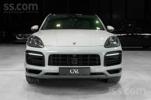 Grey Porsche Cayenne 2021 in Riga, with an engine capacity of 4.00 L and mileage of 162 thousand km for 64900 €, photo 3 on AUTOMOTO.COM.LV
