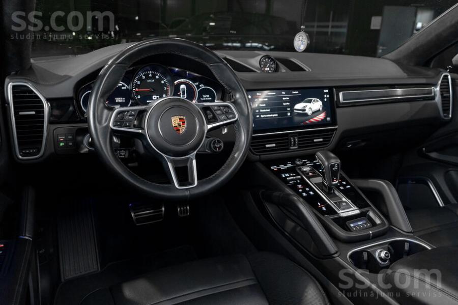 Grey Porsche Cayenne 2021 in Riga, with an engine capacity of 4.00 L and mileage of 162 thousand km for 64900 €, photo 14 on AUTOMOTO.COM.LV