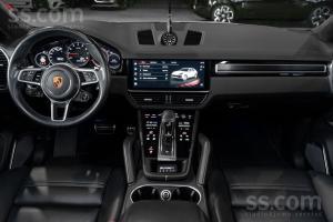 Grey Porsche Cayenne 2021 in Riga, with an engine capacity of 4.00 L and mileage of 162 thousand km for 64900 €, photo 15 on AUTOMOTO.COM.LV