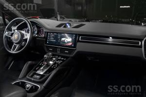 Grey Porsche Cayenne 2021 in Riga, with an engine capacity of 4.00 L and mileage of 162 thousand km for 64900 €, photo 16 on AUTOMOTO.COM.LV
