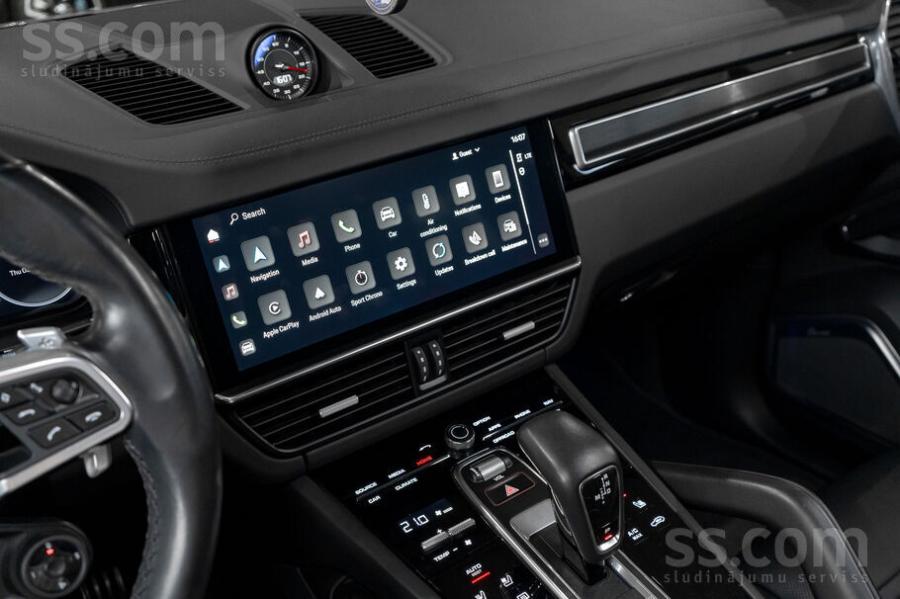 Grey Porsche Cayenne 2021 in Riga, with an engine capacity of 4.00 L and mileage of 162 thousand km for 64900 €, photo 26 on AUTOMOTO.COM.LV