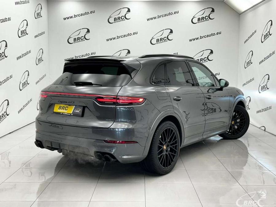 Pelēks Porsche Cayenne 2021 Viļņa, ar dzinēja tilpumu 4.00 L un nobraukumu 66 tūkst. km par 65000 €, foto 4 vietnē AUTOMOTO.COM.LV