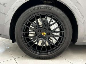 Pelēks Porsche Cayenne 2021 Viļņa, ar dzinēja tilpumu 4.00 L un nobraukumu 66 tūkst. km par 65000 €, foto 7 vietnē AUTOMOTO.COM.LV