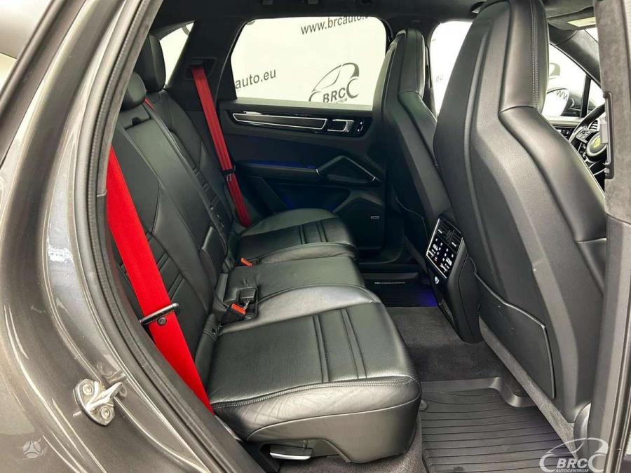 Pelēks Porsche Cayenne 2021 Viļņa, ar dzinēja tilpumu 4.00 L un nobraukumu 66 tūkst. km par 65000 €, foto 8 vietnē AUTOMOTO.COM.LV