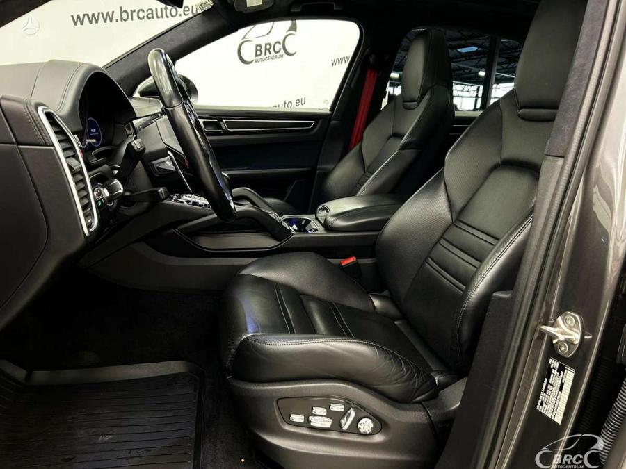 Pelēks Porsche Cayenne 2021 Viļņa, ar dzinēja tilpumu 4.00 L un nobraukumu 66 tūkst. km par 65000 €, foto 14 vietnē AUTOMOTO.COM.LV