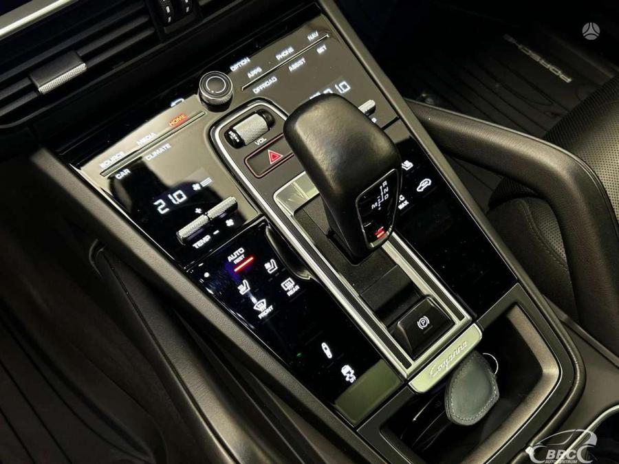 Pelēks Porsche Cayenne 2021 Viļņa, ar dzinēja tilpumu 4.00 L un nobraukumu 66 tūkst. km par 65000 €, foto 26 vietnē AUTOMOTO.COM.LV