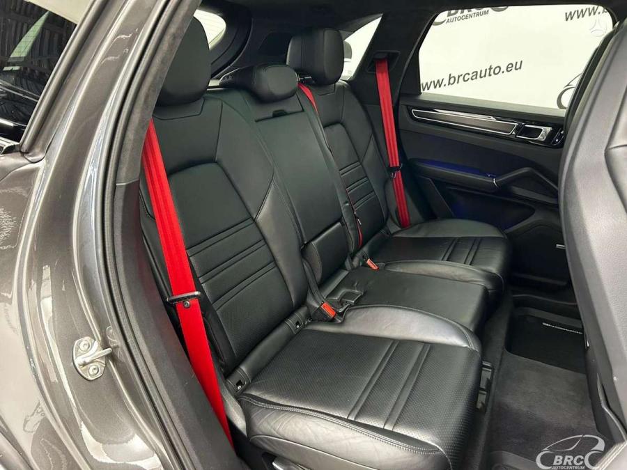 Pelēks Porsche Cayenne 2021 Viļņa, ar dzinēja tilpumu 4.00 L un nobraukumu 66 tūkst. km par 65000 €, foto 29 vietnē AUTOMOTO.COM.LV