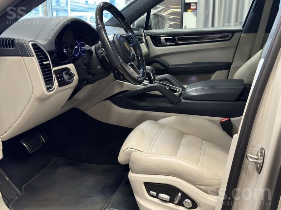 Grey Porsche Cayenne 2021 in Riga, with an engine capacity of 2.90 L and mileage of 83 thousand km for 69990 €, photo 9 on AUTOMOTO.COM.LV