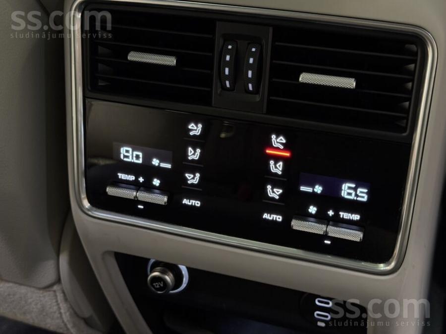 Grey Porsche Cayenne 2021 in Riga, with an engine capacity of 2.90 L and mileage of 83 thousand km for 69990 €, photo 31 on AUTOMOTO.COM.LV