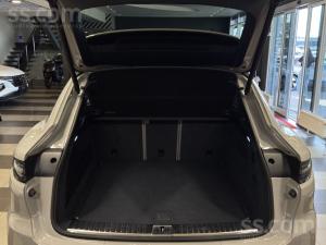 Grey Porsche Cayenne 2021 in Riga, with an engine capacity of 2.90 L and mileage of 83 thousand km for 69990 €, photo 32 on AUTOMOTO.COM.LV