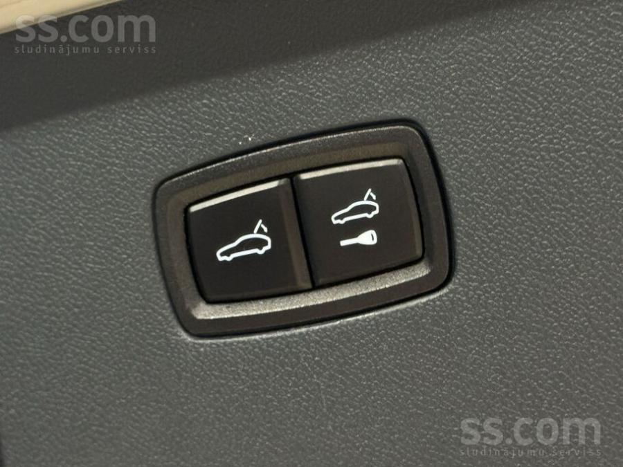 Grey Porsche Cayenne 2021 in Riga, with an engine capacity of 2.90 L and mileage of 83 thousand km for 69990 €, photo 33 on AUTOMOTO.COM.LV