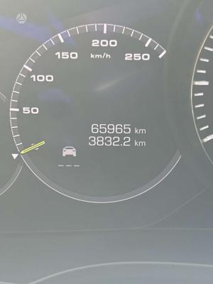 Grey Porsche Cayenne 2021 in Vilnius, with an engine capacity of 3.00 L and mileage of 67 thousand km for 54500 €, photo 4 on AUTOMOTO.COM.LV