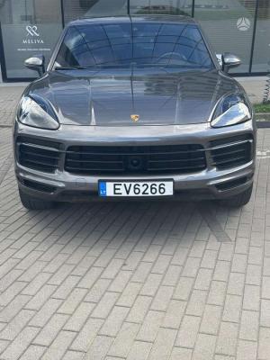 Grey Porsche Cayenne 2021 in Vilnius, with an engine capacity of 3.00 L and mileage of 67 thousand km for 54500 €, photo 7 on AUTOMOTO.COM.LV