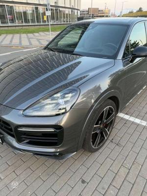 Grey Porsche Cayenne 2021 in Vilnius, with an engine capacity of 4.00 L and mileage of 61 thousand km for 77500 €, photo 5 on AUTOMOTO.COM.LV