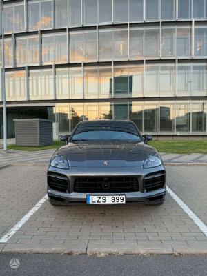Grey Porsche Cayenne 2021 in Vilnius, with an engine capacity of 4.00 L and mileage of 61 thousand km for 77500 €, photo 8 on AUTOMOTO.COM.LV