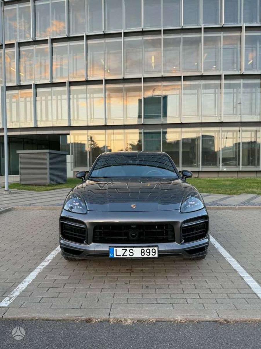Grey Porsche Cayenne 2021 in Vilnius, with an engine capacity of 4.00 L and mileage of 61 thousand km for 77500 €, photo 8 on AUTOMOTO.COM.LV