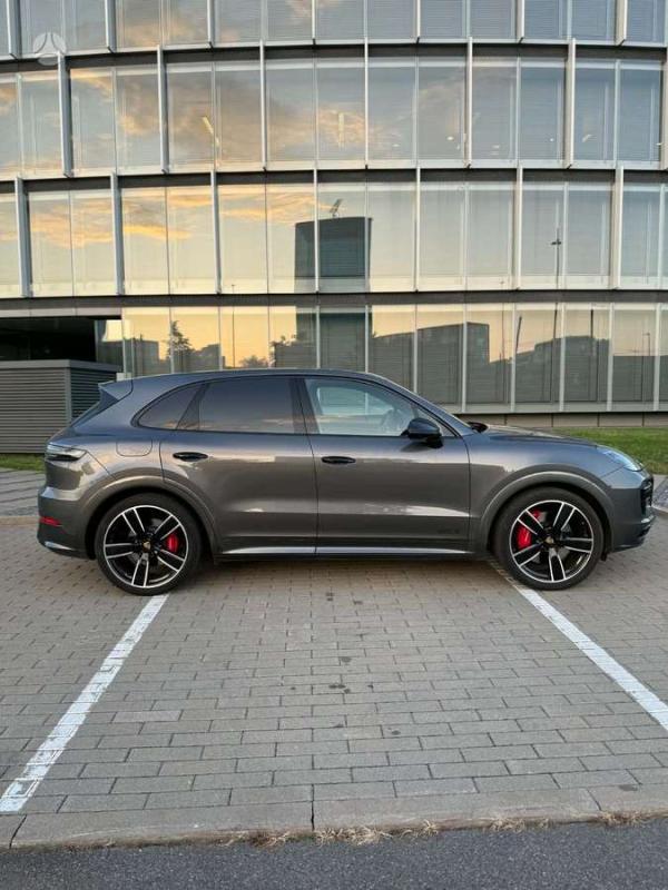 Grey Porsche Cayenne 2021 in Vilnius, with an engine capacity of 4.00 L and mileage of 61 thousand km for 77500 €, photo 10 on AUTOMOTO.COM.LV