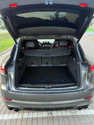 Grey Porsche Cayenne 2021 in Vilnius, with an engine capacity of 4.00 L and mileage of 61 thousand km for 77500 €, photo 13 on AUTOMOTO.COM.LV