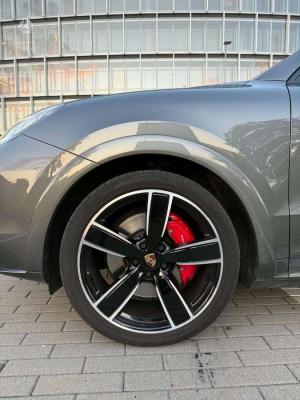 Grey Porsche Cayenne 2021 in Vilnius, with an engine capacity of 4.00 L and mileage of 61 thousand km for 77500 €, photo 15 on AUTOMOTO.COM.LV
