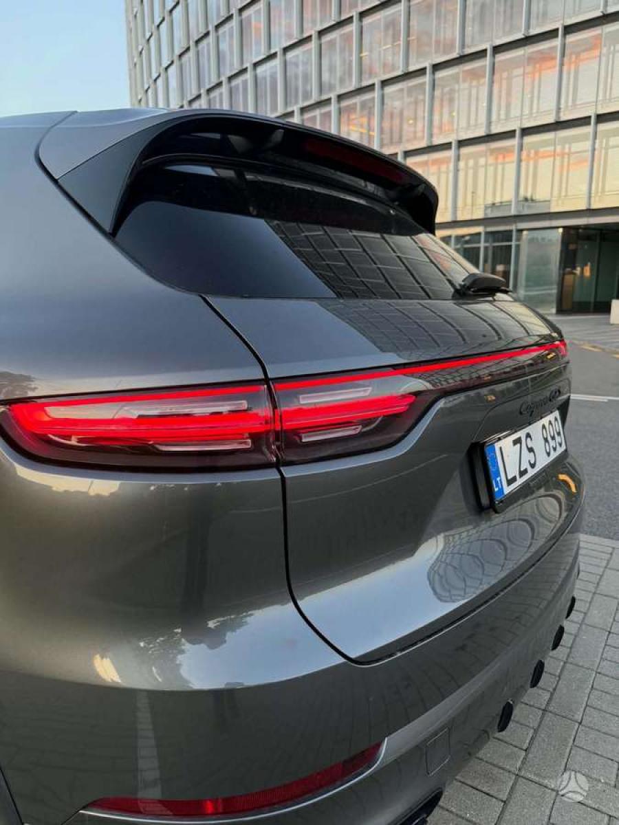 Grey Porsche Cayenne 2021 in Vilnius, with an engine capacity of 4.00 L and mileage of 61 thousand km for 77500 €, photo 20 on AUTOMOTO.COM.LV