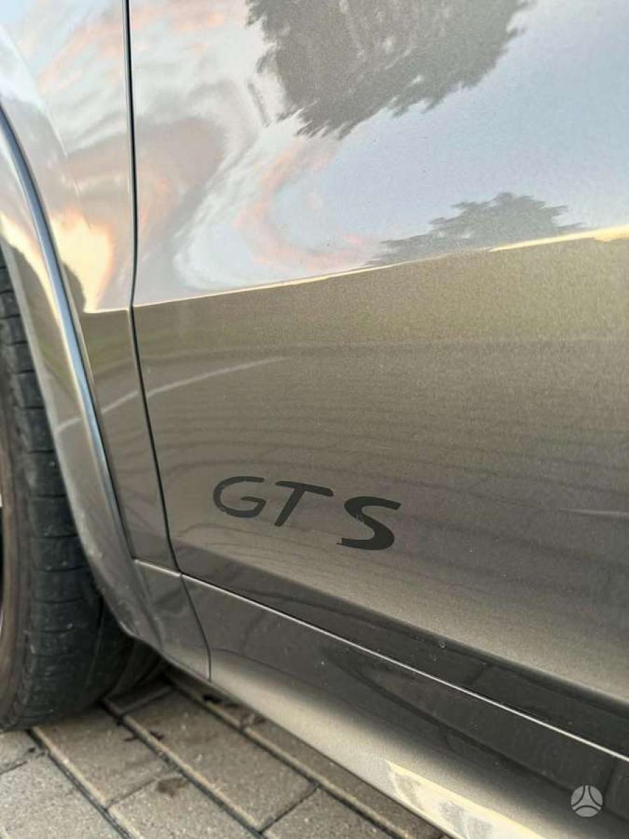 Grey Porsche Cayenne 2021 in Vilnius, with an engine capacity of 4.00 L and mileage of 61 thousand km for 77500 €, photo 25 on AUTOMOTO.COM.LV