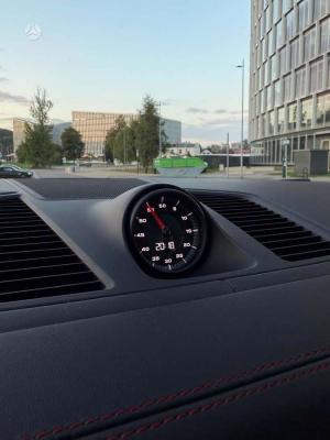 Grey Porsche Cayenne 2021 in Vilnius, with an engine capacity of 4.00 L and mileage of 61 thousand km for 77500 €, photo 26 on AUTOMOTO.COM.LV