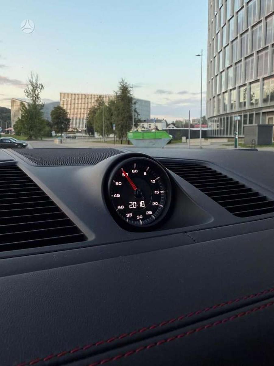 Grey Porsche Cayenne 2021 in Vilnius, with an engine capacity of 4.00 L and mileage of 61 thousand km for 77500 €, photo 26 on AUTOMOTO.COM.LV