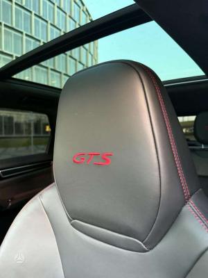 Grey Porsche Cayenne 2021 in Vilnius, with an engine capacity of 4.00 L and mileage of 61 thousand km for 77500 €, photo 27 on AUTOMOTO.COM.LV