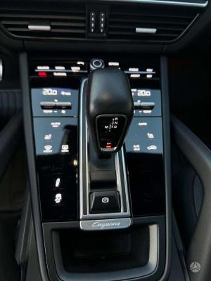 Grey Porsche Cayenne 2021 in Vilnius, with an engine capacity of 4.00 L and mileage of 61 thousand km for 77500 €, photo 29 on AUTOMOTO.COM.LV