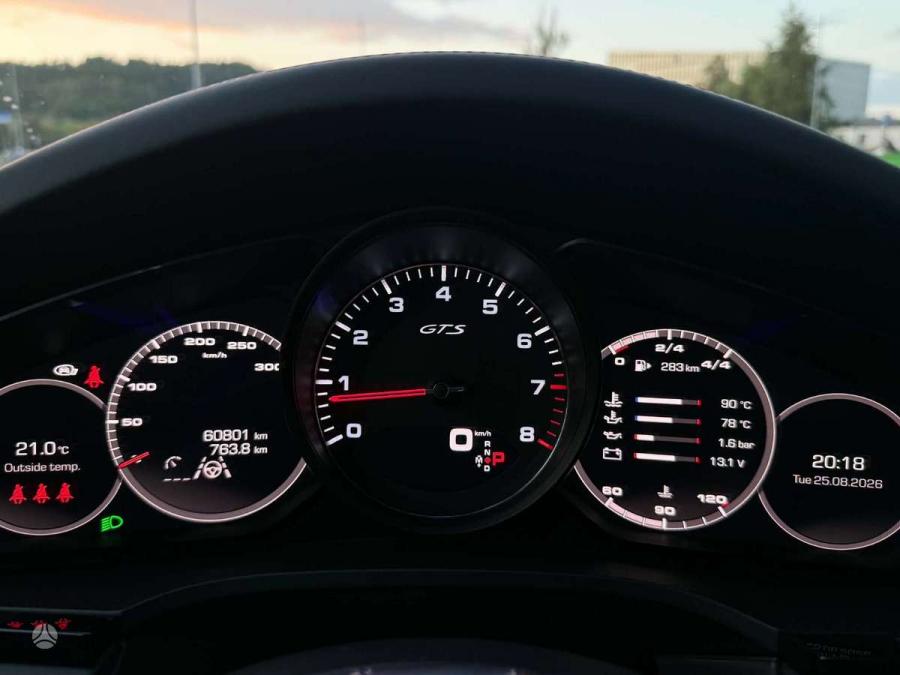 Grey Porsche Cayenne 2021 in Vilnius, with an engine capacity of 4.00 L and mileage of 61 thousand km for 77500 €, photo 31 on AUTOMOTO.COM.LV