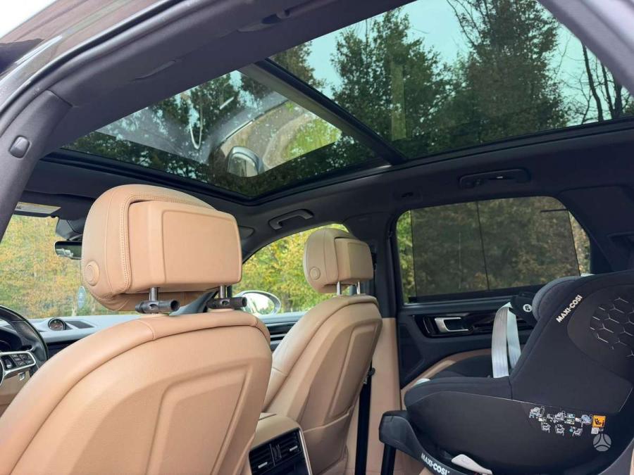 Grey Porsche Cayenne 2021 in Vilnius, with an engine capacity of 2.89 L and mileage of 204 thousand km for 44000 €, photo 16 on AUTOMOTO.COM.LV