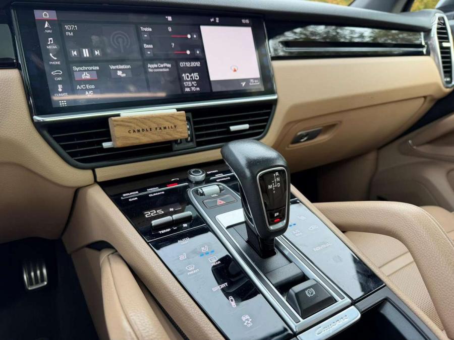 Grey Porsche Cayenne 2021 in Vilnius, with an engine capacity of 2.89 L and mileage of 204 thousand km for 44000 €, photo 27 on AUTOMOTO.COM.LV