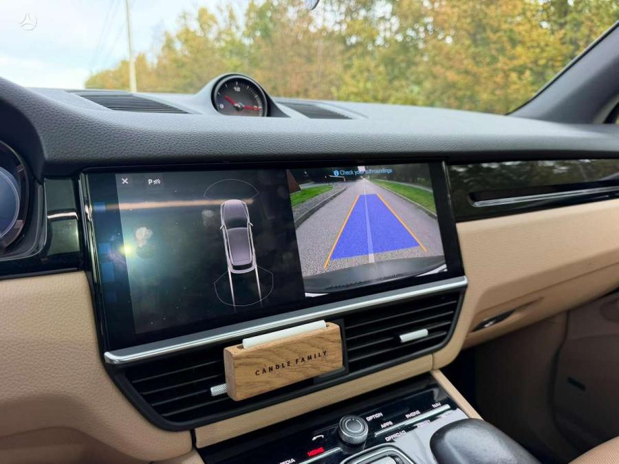Grey Porsche Cayenne 2021 in Vilnius, with an engine capacity of 2.89 L and mileage of 204 thousand km for 44000 €, photo 31 on AUTOMOTO.COM.LV