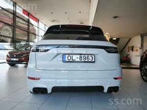 Pelēks Porsche Cayenne 2022 Rīga, ar dzinēja tilpumu 4.00 L un nobraukumu 50 tūkst. km par 76900 €, foto 4 vietnē AUTOMOTO.COM.LV