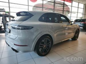 Pelēks Porsche Cayenne 2022 Rīga, ar dzinēja tilpumu 4.00 L un nobraukumu 50 tūkst. km par 76900 €, foto 5 vietnē AUTOMOTO.COM.LV